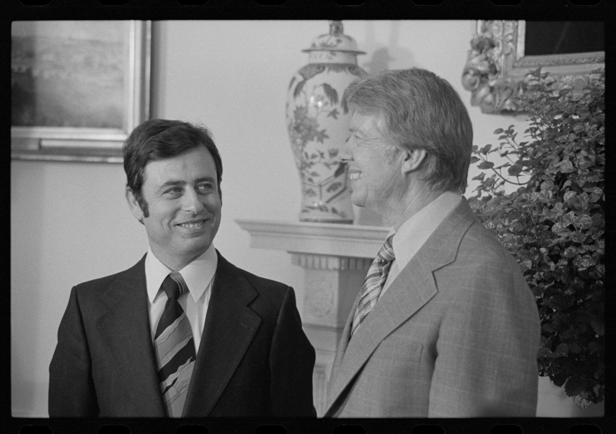 U.S. Backs Palestinian “Entity”; Syria Insists on PLO at Any Peace ...